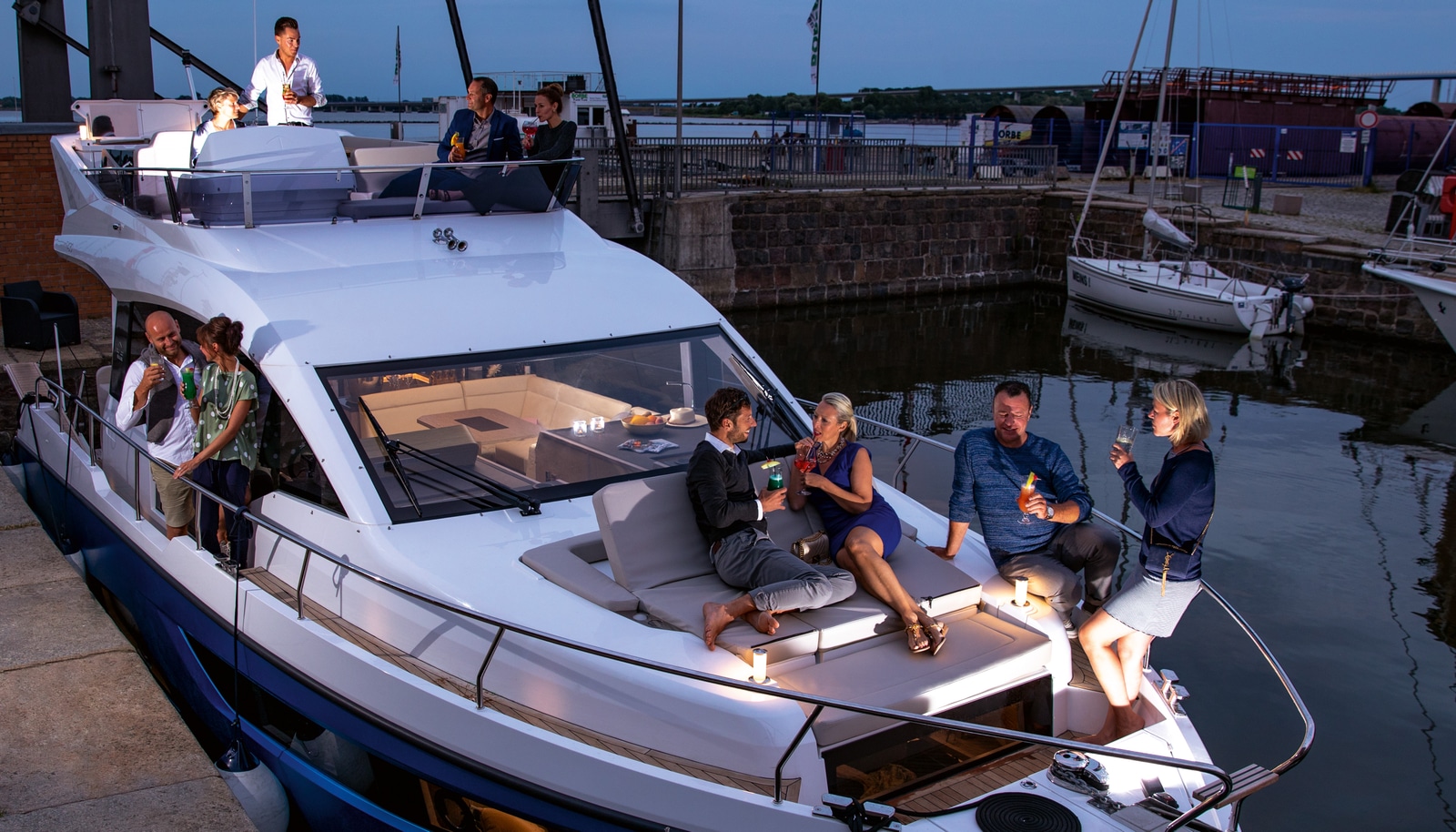 Venta de barcos a motor 🛥️ - Yates de lujo a motor | Sealine